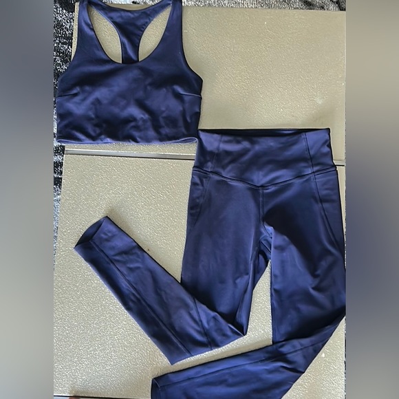 Zella | Pants & Jumpsuits | Zella Sports Bra And Leggings Set In Navy ...